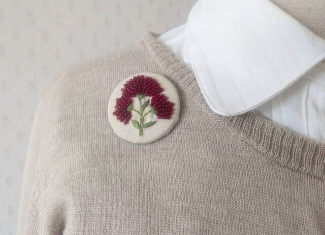 *Always*カーネーション ブローチ② | iichi ハンドメイド・クラフト作品・手仕事品の通販