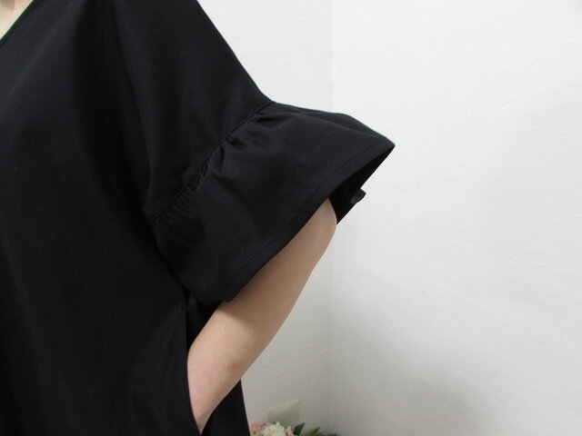 2738きちんとさんのブラックのAラインワンピース コットン | iichi 日々の暮らしを心地よくするハンドメイドやアンティークのマーケットプレイス