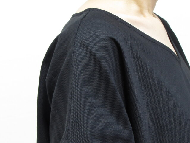 2738きちんとさんのブラックのAラインワンピース コットン | iichi 日々の暮らしを心地よくするハンドメイドやアンティークのマーケットプレイス