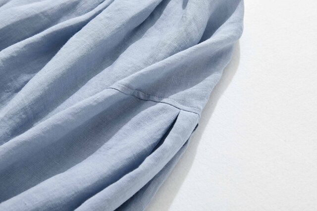 ★2023新色★着回しの一枚になれる 麻のシャツ 麻100％ 長袖 薄い水色 220606-2 | iichi 日々の暮らしを心地よくするハンドメイドやアンティークのマーケットプレイス