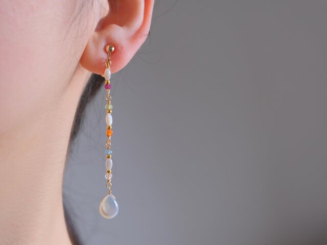 skel litrík long earring シェル天然石ピアス・イヤリング ルビー×ペリドット×カーネリアン×シトリン | iichi ハンドメイド・クラフト作品・手仕事品の通販
