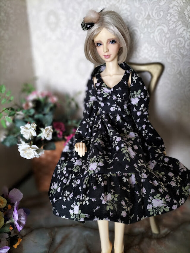 SD16タイプ用 黒の花柄ワンピと肩掛けマーガレット | iichi ハンドメイド・クラフト作品・手仕事品の通販