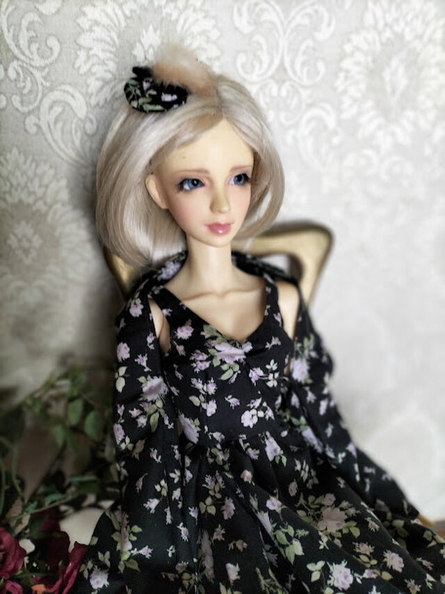 SD16タイプ用 黒の花柄ワンピと肩掛けマーガレット | iichi ハンドメイド・クラフト作品・手仕事品の通販
