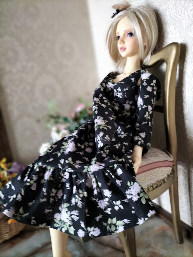 SD16タイプ用 黒の花柄ワンピと肩掛けマーガレット | iichi ハンドメイド・クラフト作品・手仕事品の通販