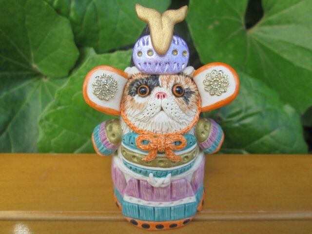 ミニ鎧兜★エキゾチックショートヘア | iichi 日々の暮らしを心地よくするハンドメイドやアンティークのマーケットプレイス