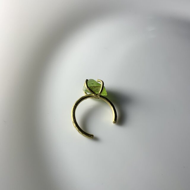 ペリドットのリング （2wayイヤーカフ変更可） | iichi ハンドメイド・クラフト作品・手仕事品の通販