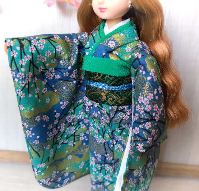 「隠れ里の四季…夜半」22cmドール振袖着物【展示作品】 | iichi 日々の暮らしを心地よくするハンドメイドやアンティークのマーケットプレイス