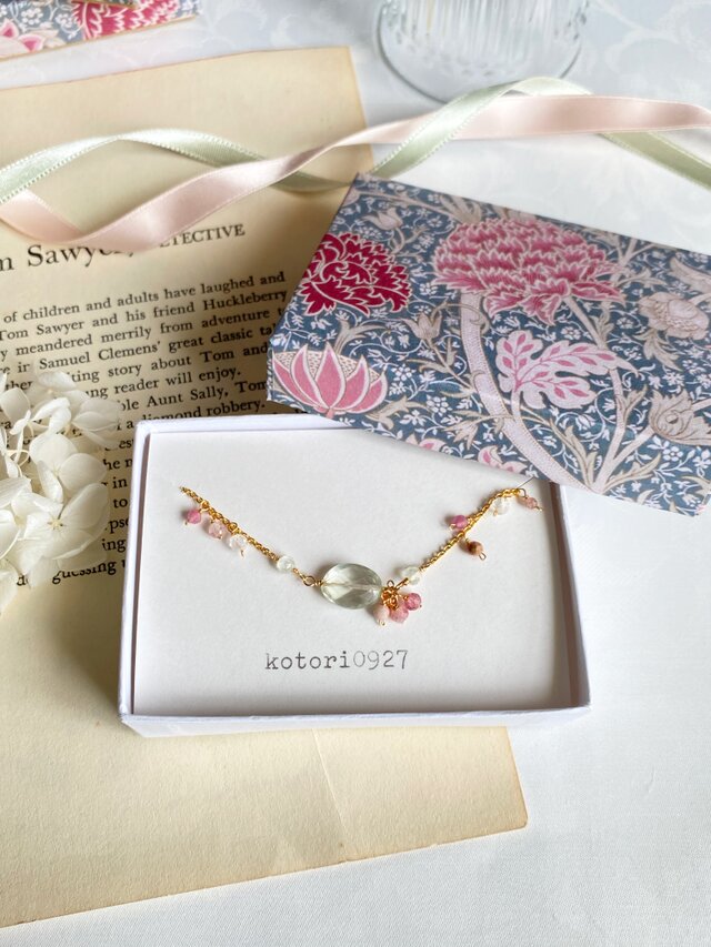 【無料ギフトBOX】グリーンアメジストと小粒な天然石のブレスレット ac/388 | iichi ハンドメイド・クラフト作品・手仕事品の通販