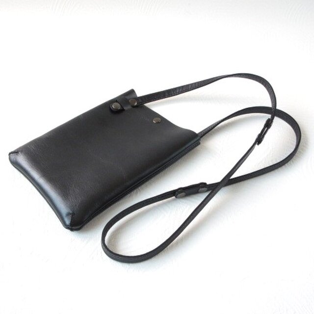 《牛革》2WAY～スリムサコッシュ・シュリンクレザー・ガンメタリック・053 | iichi ハンドメイド・クラフト作品・手仕事品の通販