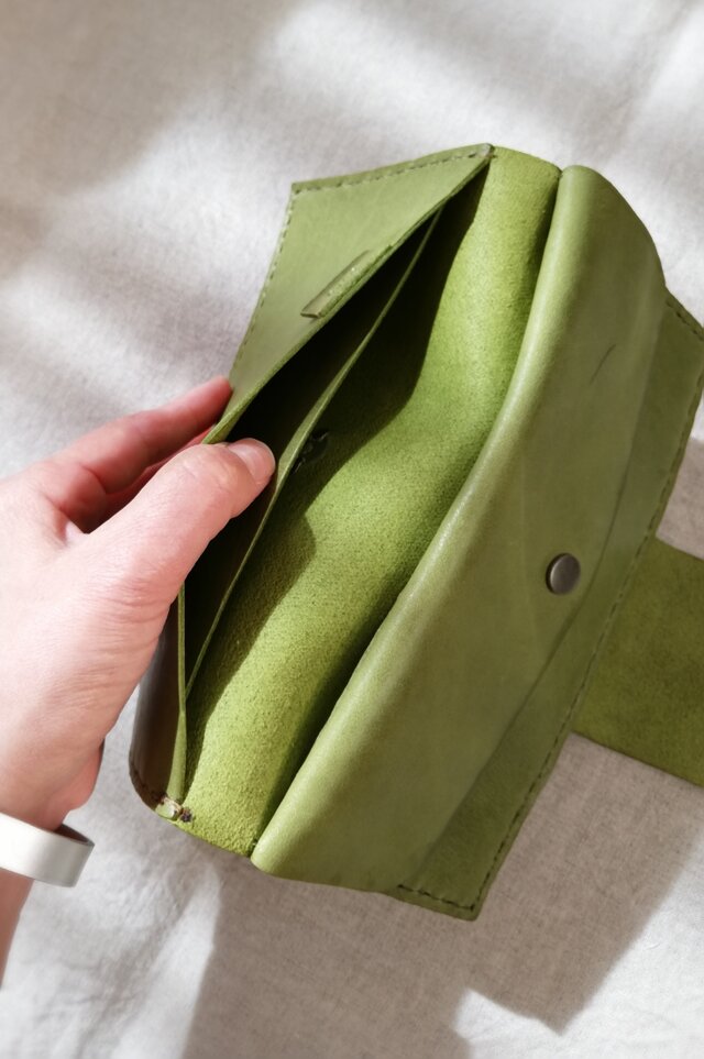 simple wallet ピスタチオグリーン オイルワックスレザー | iichi 日々の暮らしを心地よくするハンドメイドやアンティークのマーケットプレイス