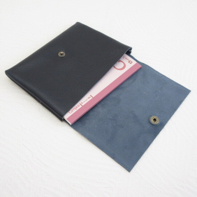 【アウトレットライン】ゴートスキン・B7対応パスポートケース・ネイビー・ソフトシュリンク・カードポケット付き・0164 | iichi ハンドメイド・クラフト作品・手仕事品の通販