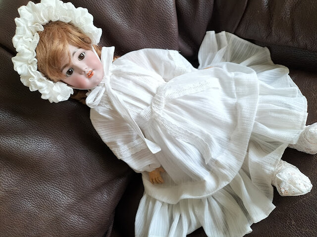 ドール背丈が68～70cm用 オフ白ドレスとボンネットとシュミーズ | iichi ハンドメイド・クラフト作品・手仕事品の通販