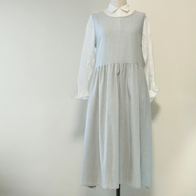 コットンのエプロンドレスギャザー入り L グレー | iichi ハンドメイド・クラフト作品・手仕事品の通販