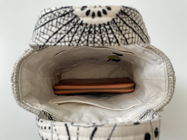 裂き織りのおさんぽバッグ | iichi 日々の暮らしを心地よくするハンドメイドやアンティークのマーケットプレイス