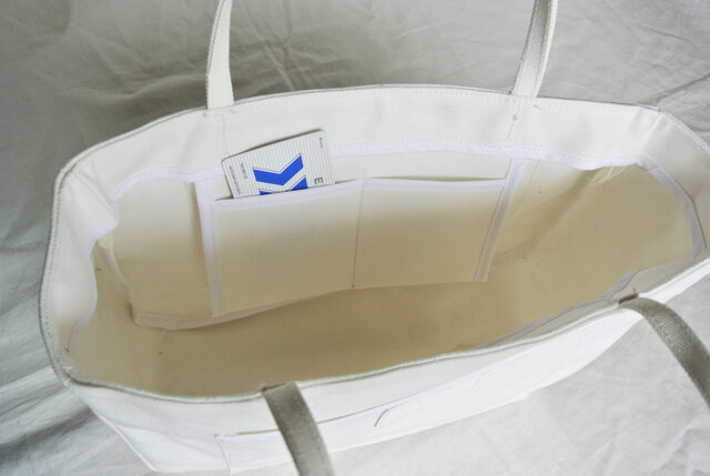 うさぎスカル（UR-1),帆布の角丸トート。 | iichi 日々の暮らしを心地よくするハンドメイドやアンティークのマーケットプレイス