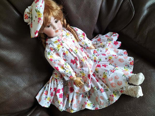 ドール背丈が65～68cm用 ラビットと花柄のワンピとベレーとポシェット | iichi ハンドメイド・クラフト作品・手仕事品の通販