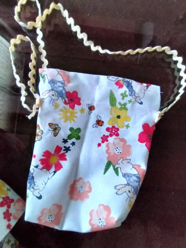 ドール背丈が65～68cm用 ラビットと花柄のワンピとベレーとポシェット | iichi ハンドメイド・クラフト作品・手仕事品の通販