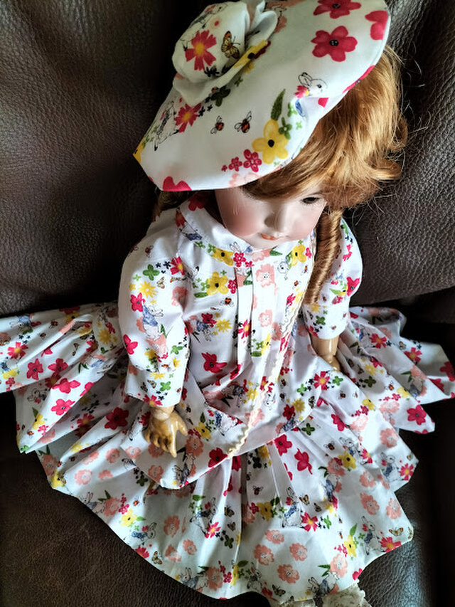 ドール背丈が65～68cm用 ラビットと花柄のワンピとベレーとポシェット | iichi ハンドメイド・クラフト作品・手仕事品の通販