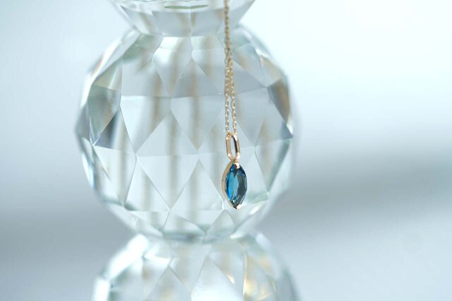 【送料無料】K18 ロンドンブルートパーズ スライドチェーンネックレス 45cm | iichi ハンドメイド・クラフト作品・手仕事品の通販