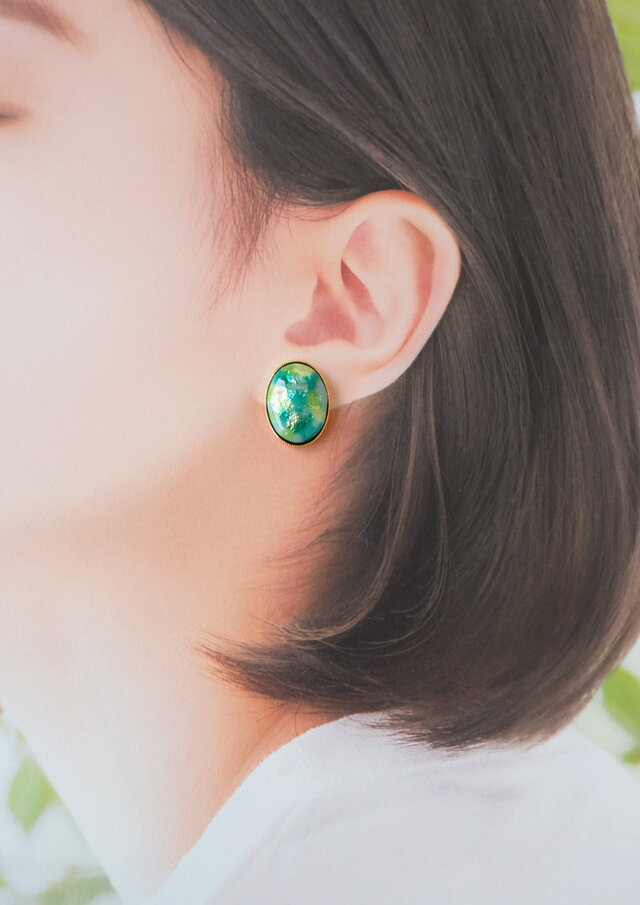 七宝焼 新緑Ovalピアス | iichi ハンドメイド・クラフト作品・手仕事品の通販