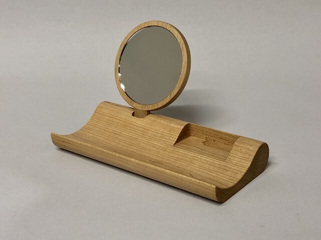 デコ・アクセサリーロング(取り外すと手鏡になるミラーとアクセサリーを使いながら飾る木製スタンドトレー、メープル材) | iichi ハンドメイド・クラフト作品・手仕事品の通販
