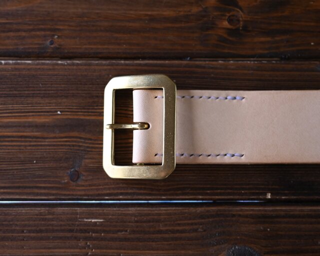 【ヌメ革/サドルレザー Octagon Belt シングルピン 生成り】 | iichi ハンドメイド・クラフト作品・手仕事品の通販
