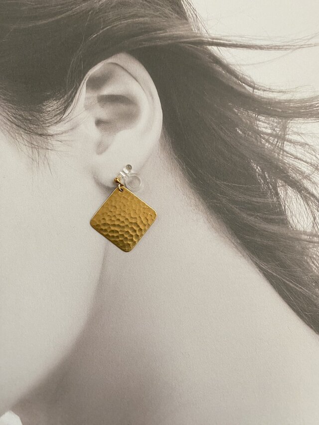樹脂(ポリカーボネート)痛みなくホールドのイヤリング ノンホールクリップピアス（イヤリング）Brass | iichi ハンドメイド・クラフト作品・手仕事品の通販
