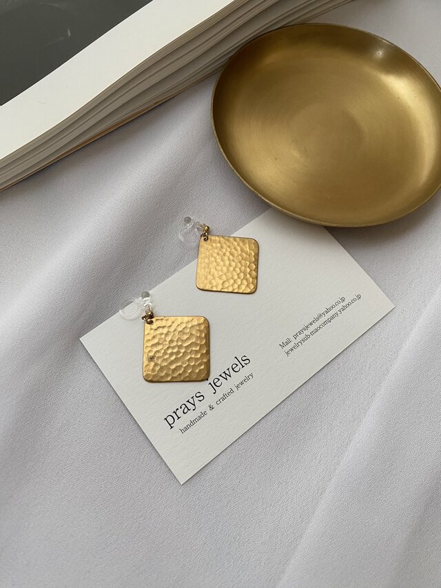 樹脂(ポリカーボネート)痛みなくホールドのイヤリング ノンホールクリップピアス（イヤリング）Brass | iichi ハンドメイド・クラフト作品・手仕事品の通販