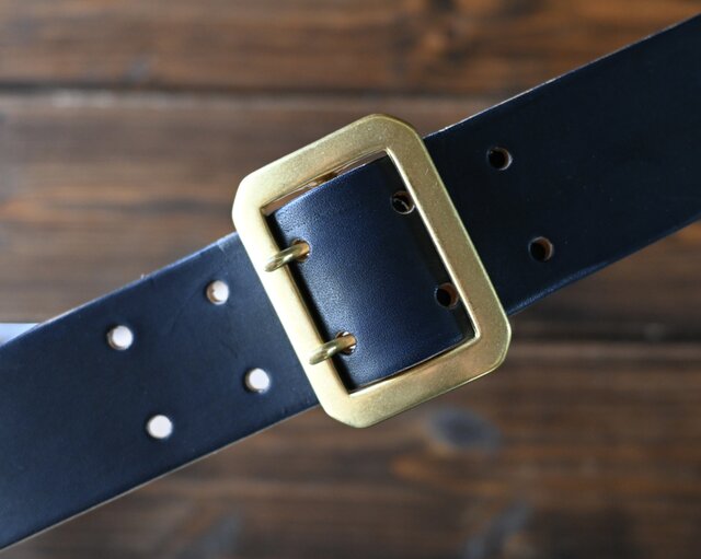 【ヌメ革/サドルレザー Octagon Belt ダブルピン 丘染めD.NAVY】 | iichi ハンドメイド・クラフト作品・手仕事品の通販