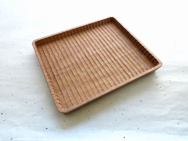 我谷盆 胡桃 23×20×2.5cm ナチュラル | iichi 日々の暮らしを心地よくするハンドメイドやアンティークのマーケットプレイス