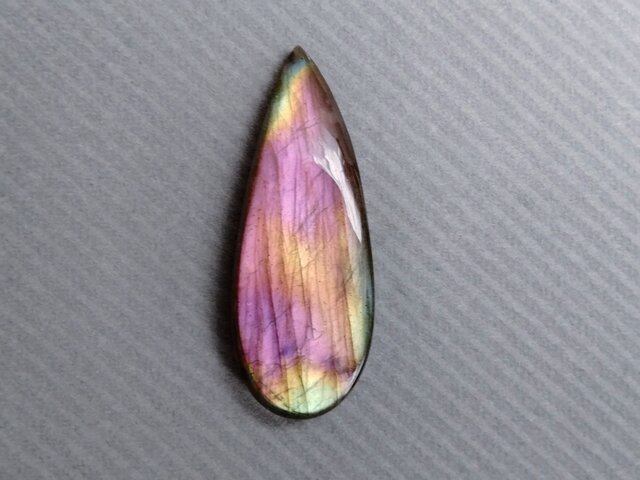 ピンクラブラドライト 40x15mm ルース 57 | iichi ハンドメイド・クラフト作品・手仕事品の通販