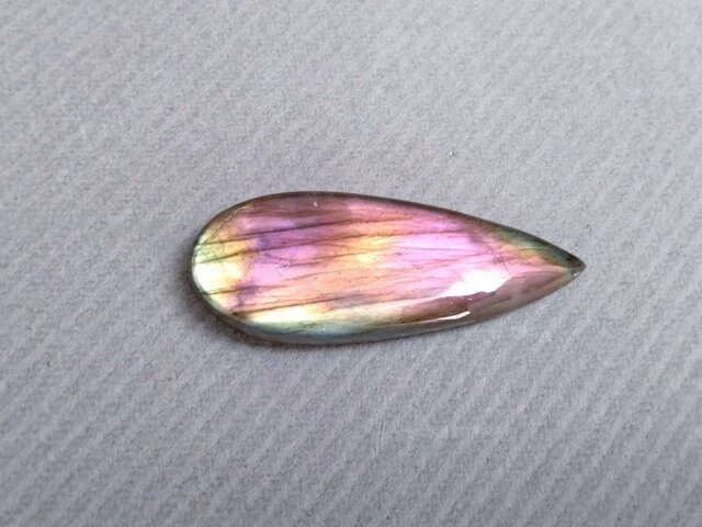 ピンクラブラドライト 40x15mm ルース 57 | iichi ハンドメイド・クラフト作品・手仕事品の通販