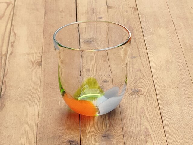 色の入ったタンブラー（5-1-6） | iichi 日々の暮らしを心地よくするハンドメイドやアンティークのマーケットプレイス