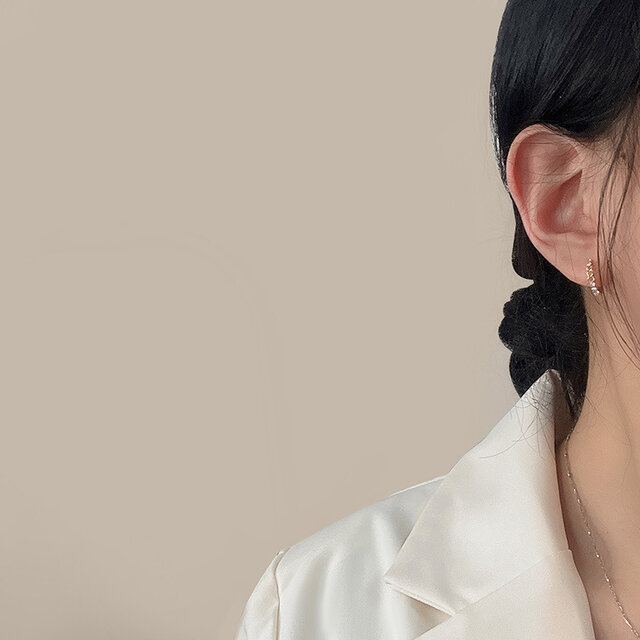 フープピアス シルバー925 18k ゴールド 透かし 金属アレルギー対応 レディース 仕事 プレゼント オフィス 華奢 | iichi ハンドメイド・クラフト作品・手仕事品の通販