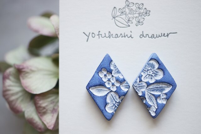 陶土の草花耳かざり : : : 1204（ピアス／イヤリング） | iichi ハンドメイド・クラフト作品・手仕事品の通販
