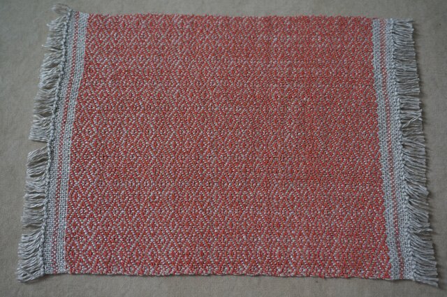 手織り 敷き物 【vm-01-rd】 | iichi 日々の暮らしを心地よくするハンドメイドやアンティークのマーケットプレイス