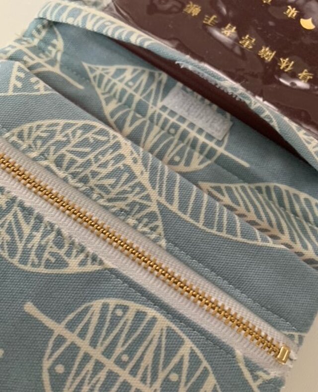 障害者手帳・タクシー券ケース カメリアフラワー ピンクベージュ | iichi ハンドメイド・クラフト作品・手仕事品の通販