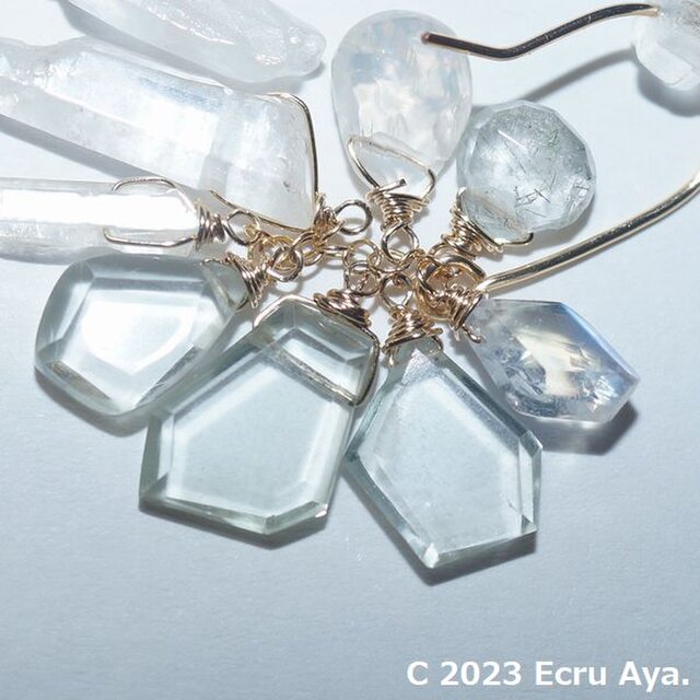 *清流の歌姫*カジカガエルの声をイメージしたアシンメトリーピアス | iichi ハンドメイド・クラフト作品・手仕事品の通販