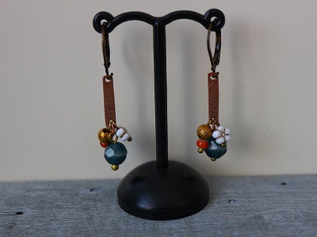 フランスヴィンテージ＊レトロ＊ヴィンテージチェコ＊真鍮＊イヤリング＊no.654 | iichi 日々の暮らしを心地よくするハンドメイドやアンティークのマーケットプレイス