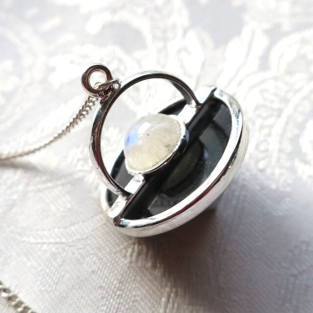 UFOペンデュラム(ペンジュラム) トルマリン＋レインボームーンストーン 占い ダウジング 浄化 | iichi ハンドメイド・クラフト作品・手仕事品の通販