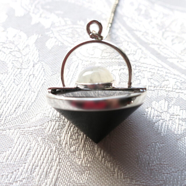 UFOペンデュラム(ペンジュラム) トルマリン＋レインボームーンストーン 占い ダウジング 浄化 | iichi ハンドメイド・クラフト作品・手仕事品の通販