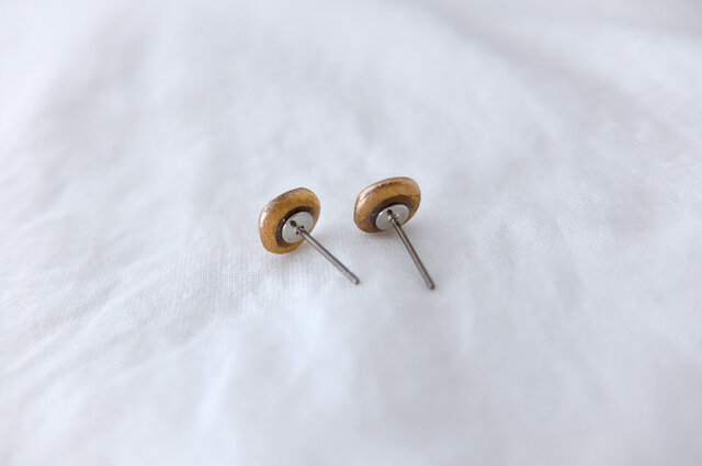 ピアス plain mini gold | iichi ハンドメイド・クラフト作品・手仕事品の通販