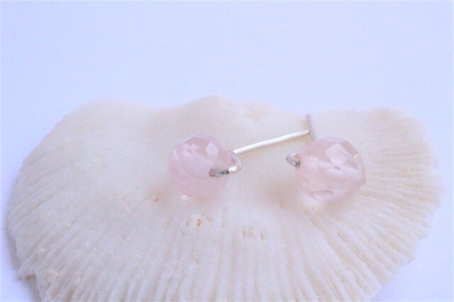 ローズクォーツ Yピアス Silver925 or K18 | iichi 日々の暮らしを心地よくするハンドメイドやアンティークのマーケットプレイス