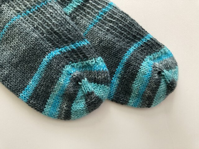 手編み靴下【ハーベストメロディ11127】 | iichi 日々の暮らしを心地よくするハンドメイドやアンティークのマーケットプレイス