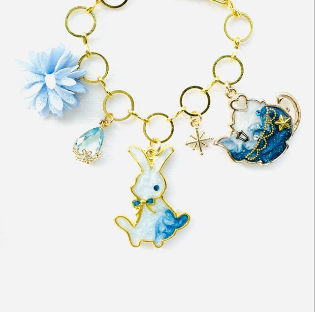 ウサギバッグチャーム（ウサギの星茶会） | iichi 日々の暮らしを心地よくするハンドメイドやアンティークのマーケットプレイス