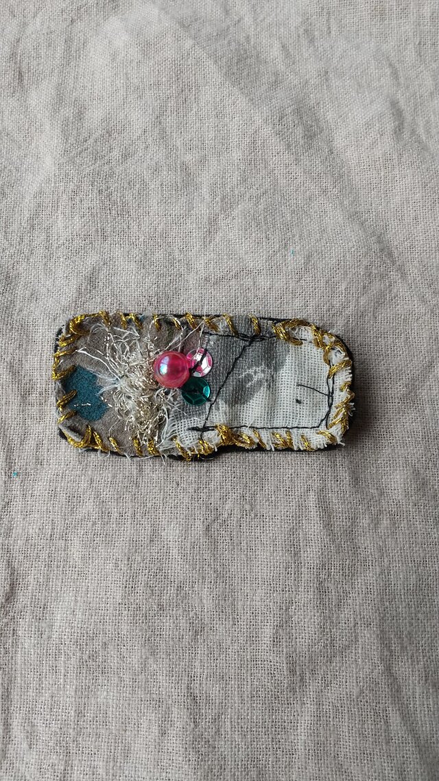 hagireブローチNo.48 | iichi ハンドメイド・クラフト作品・手仕事品の通販