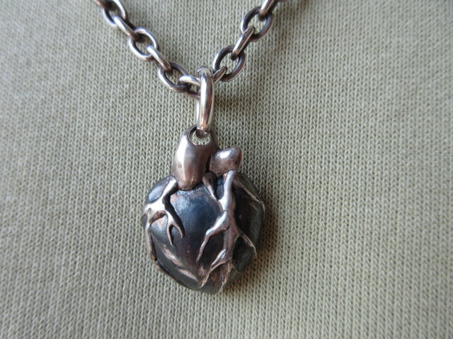 心臓 Heart | iichi 日々の暮らしを心地よくするハンドメイドやアンティークのマーケットプレイス