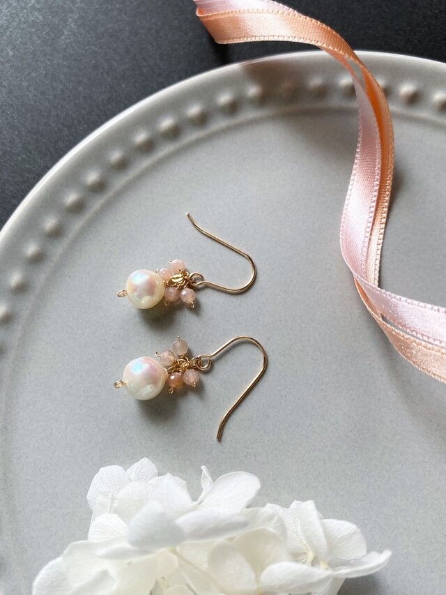 14kgf« Lunette » 6月誕生石 あこや真珠とピーチムーンストーンのピアス ac/72 | iichi ハンドメイド・クラフト作品・手仕事品の通販