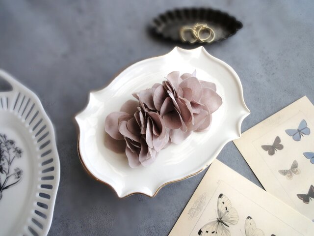 紫陽花のポニーフック ニュアンスカラー ライトグレーパープル | iichi 日々の暮らしを心地よくするハンドメイドやアンティークのマーケットプレイス