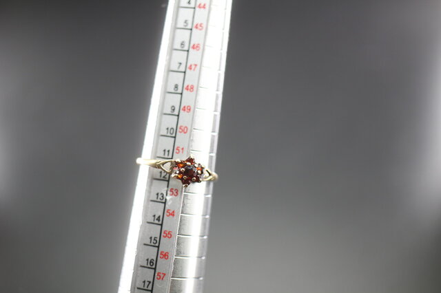 英国 イギリス 1984年 ビンテージ ゴールド リング 指輪 レディース 天然 ガーネット 純金率 375 J83 | iichi ハンドメイド・クラフト作品・手仕事品の通販